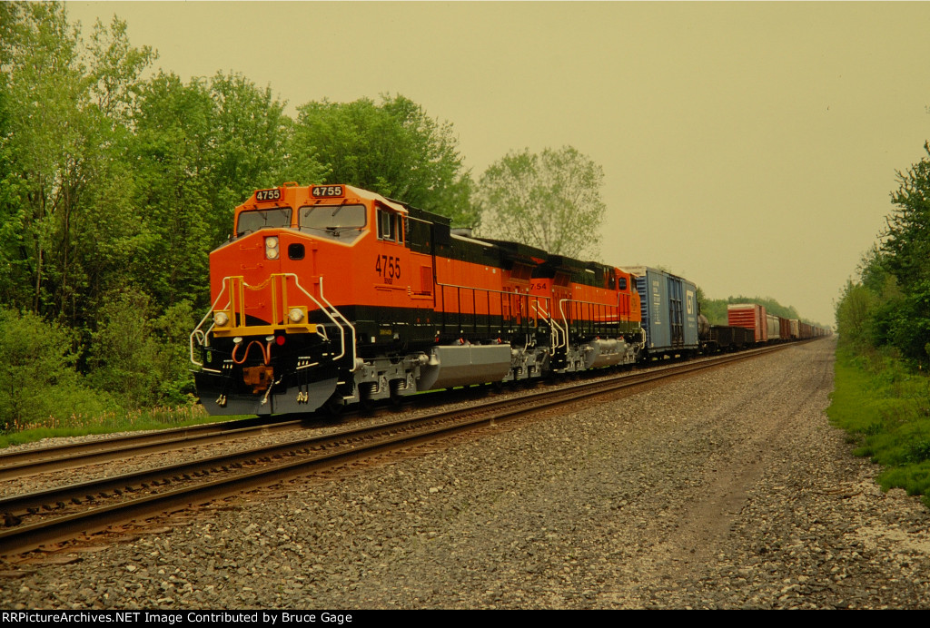 BNSF 4755